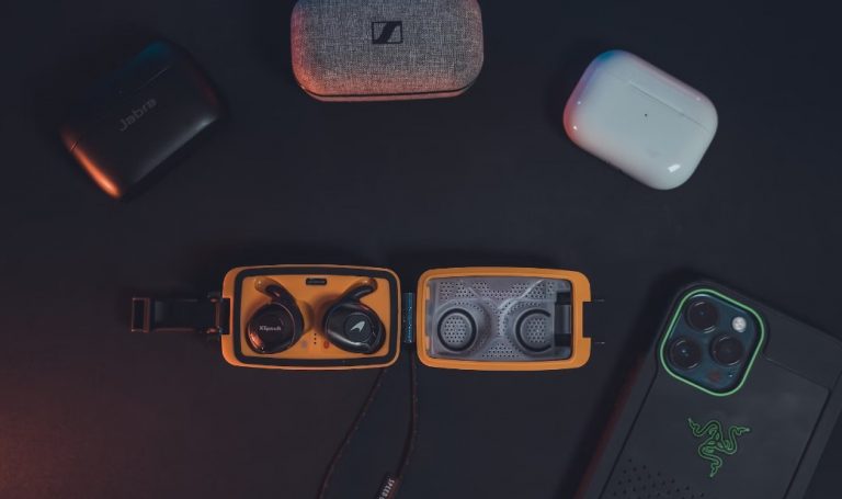 The Impact of Extended Gadget Use on Your Health - Tweet Tabs